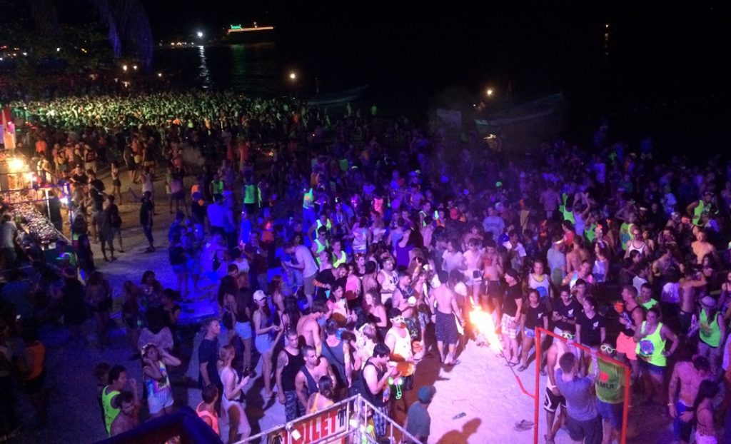 Full Moon Party Returns With Homage to Late King