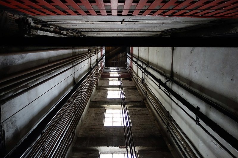 Korean Man Dies After Falling Down Elevator Shaft in Phra Khanong Condo