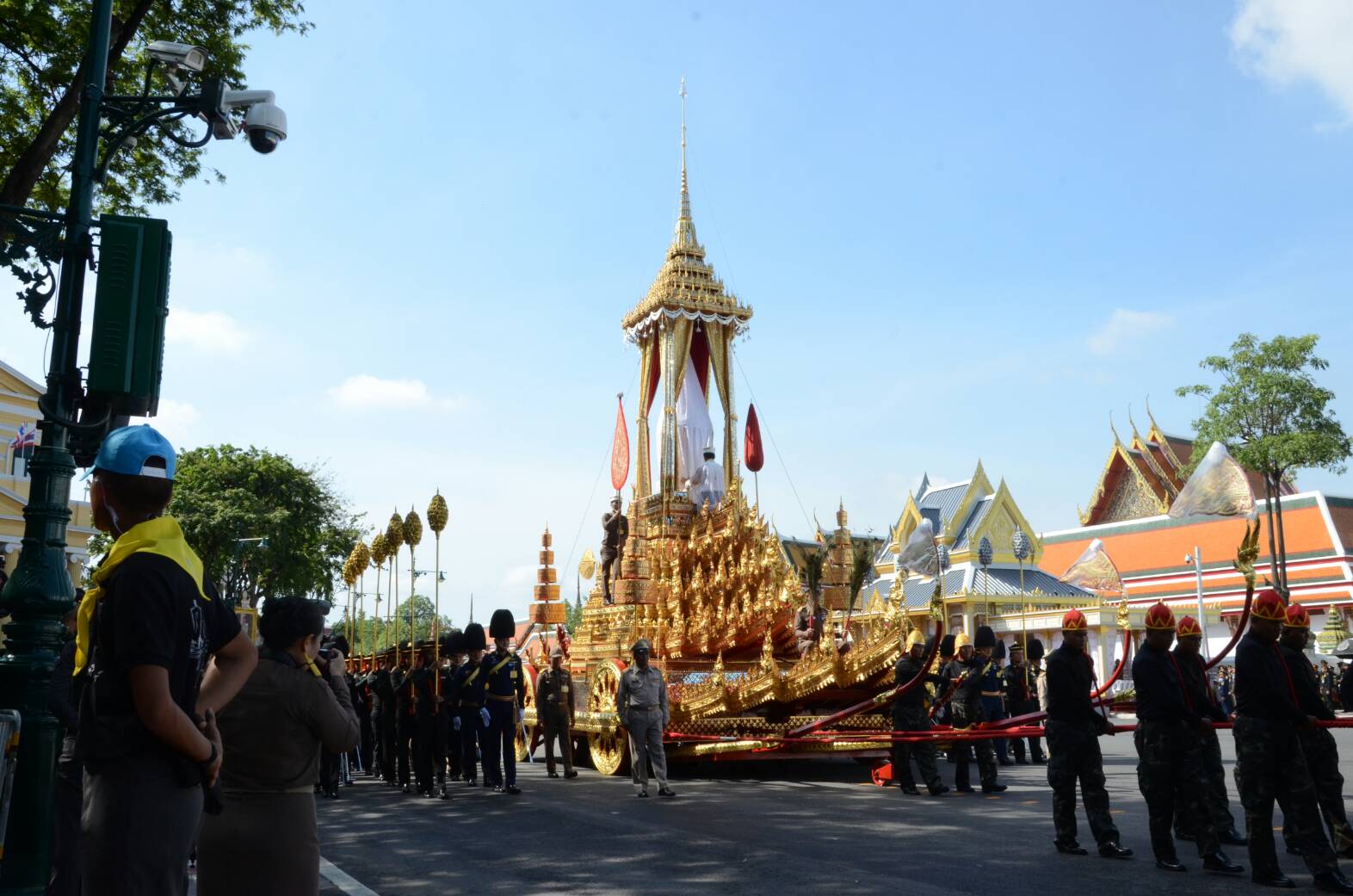 Mourners Gather to Watch Cremation Procession Rehearsal (Photos)