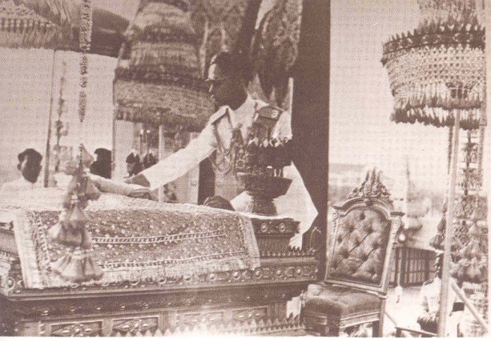 Retro Report: Looking Back at Cremation of King Rama VIII (Photos)