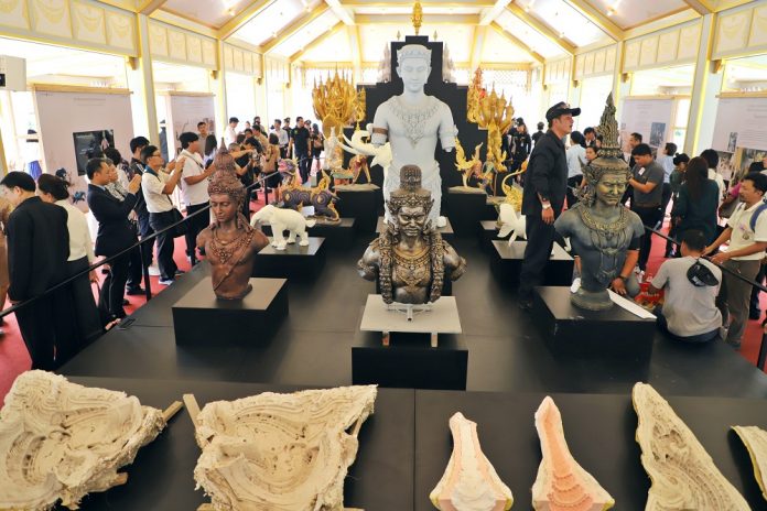 Take a Tour Around the Royal Crematorium (Photos)