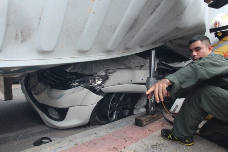 Driver Fined 6,000 Baht for Lorry Crash That Flattened Car