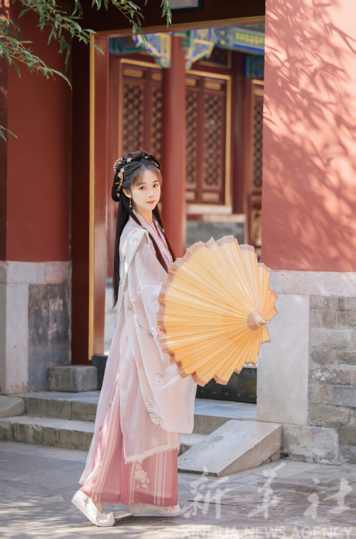 Hanfu-led “China-chic” Trend Builds on Cultural Confidence