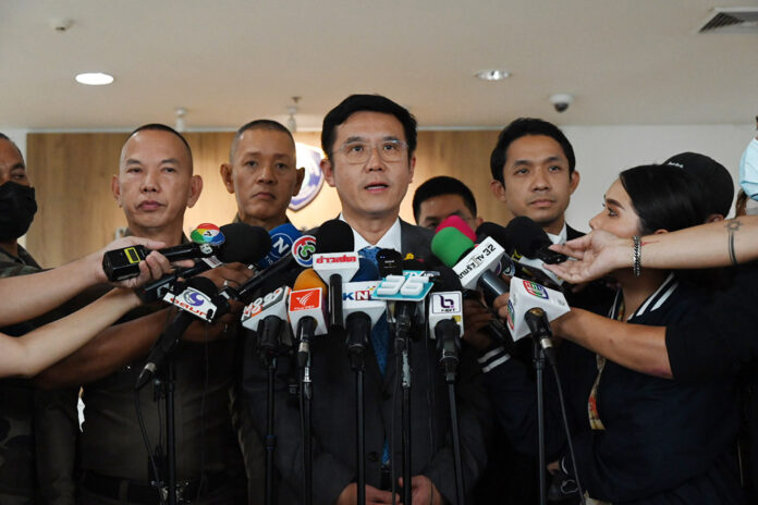 Hacker "9Near" Surrenders to Police