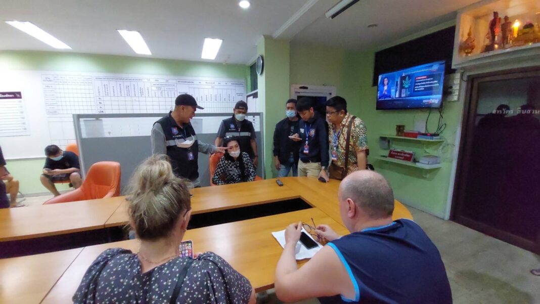 Pattaya Police Arrest A Ladyboy For Snatching Russian Tourists