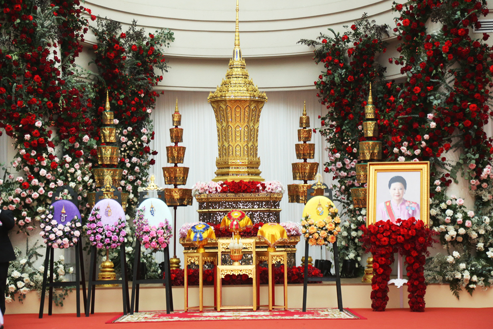 Tycoon Dhanin Loses His Beloved Wife Tawee, the Heart of the ...