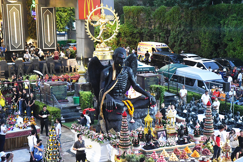 End Of The Controversial "Kru Guy Kaeo" Statue At The End Of 2023