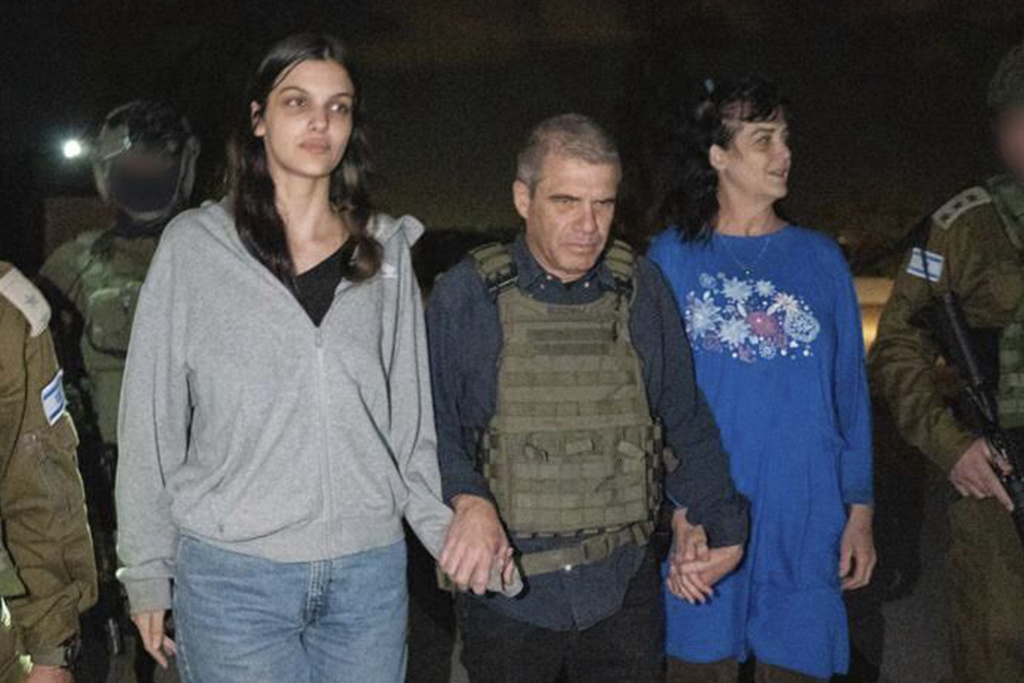 The Father Of American Teenage Hostage Freed By Hamas Says She Is ...