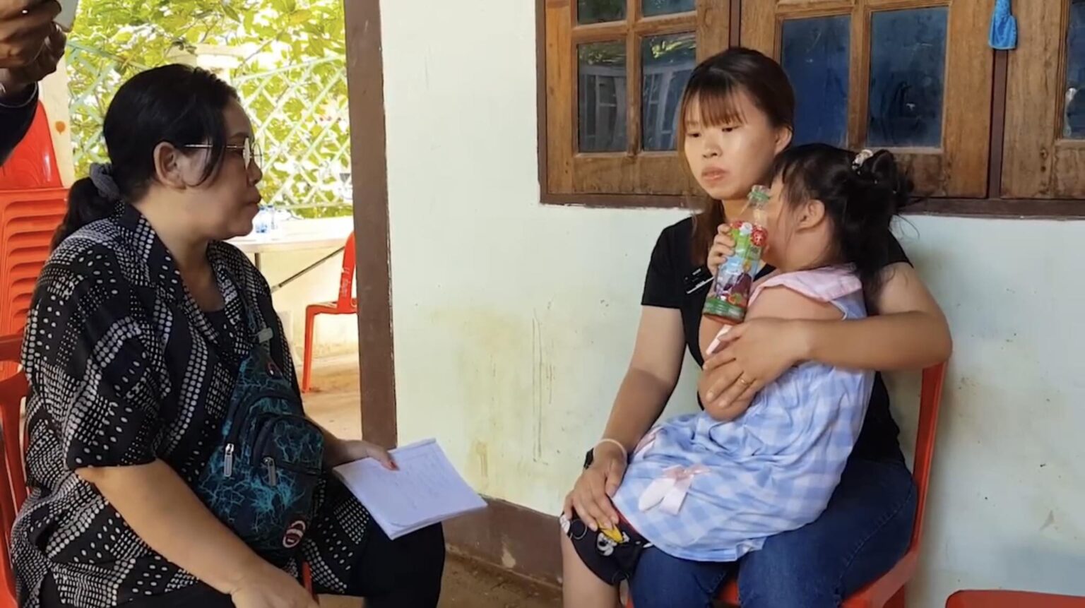 Families Receive First Bodies of 8 Thais Killed in "Inhumane War"