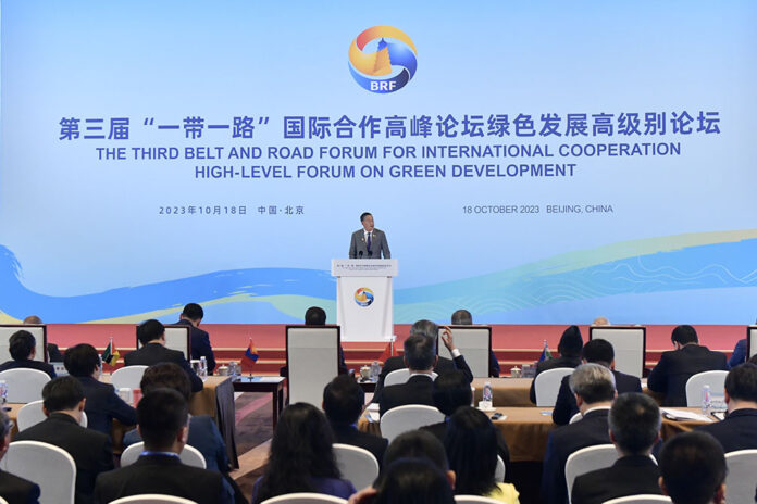 Srettha Thavisin delivers the "Green Silk Road" speech at BRF