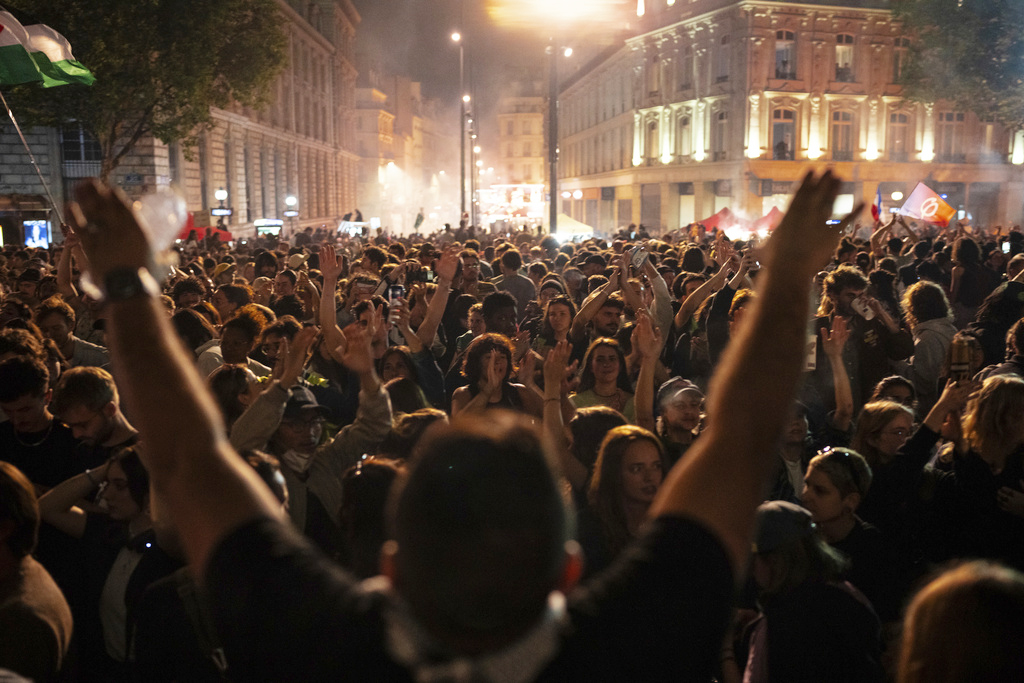 French Vote Gives Leftists Most Seats Over Far Right, but Leaves Hung ...