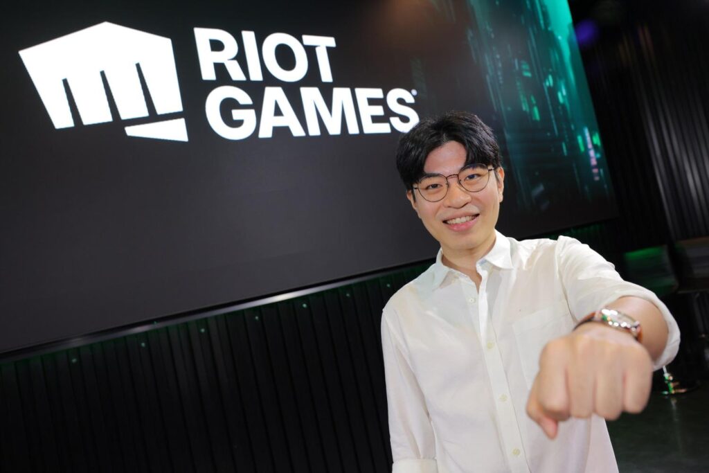 AIS eSports STUDIO Debuts at Samyan Mitrtown: Next-Gen Gaming Experience