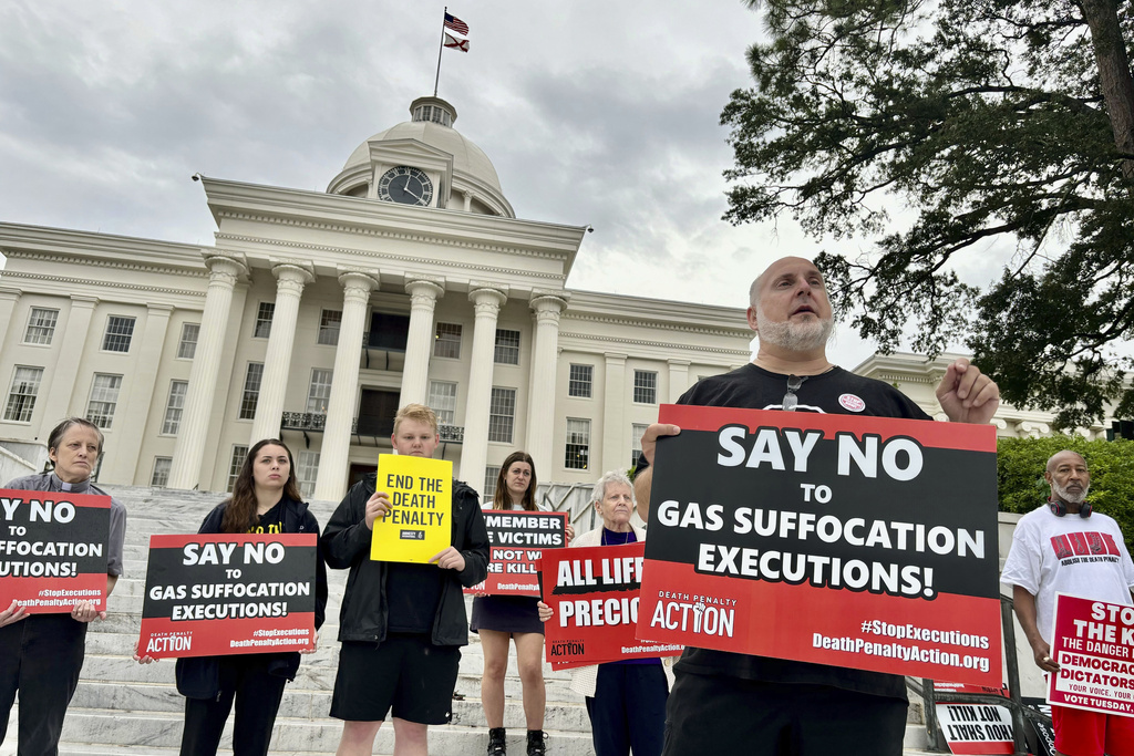 Alabama Puts Man Convicted of Killing 3 to Death by Nitrogen Gas Execution