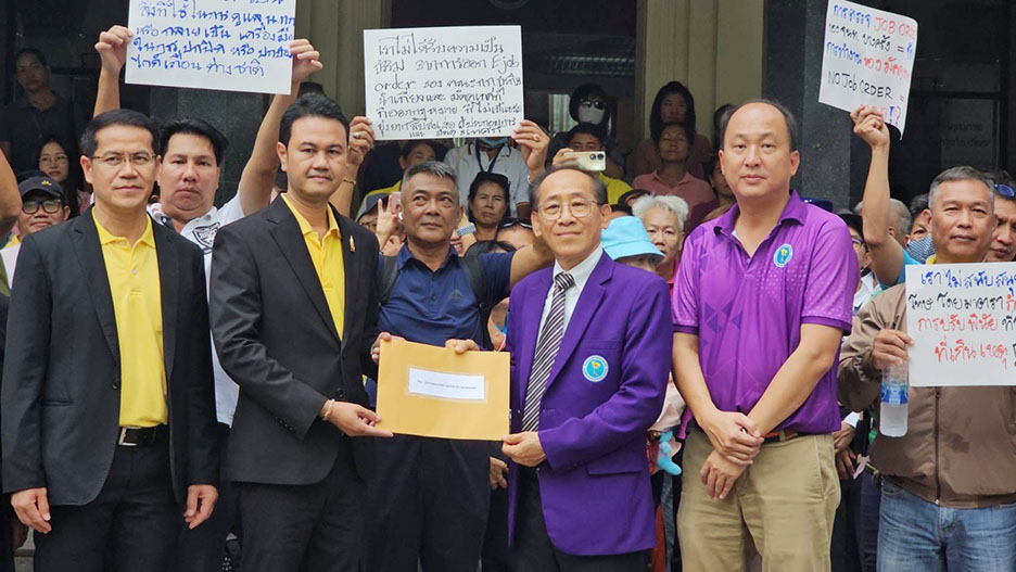 Thai Guides Demand Crackdown on Illegal Foreign Tour Guides