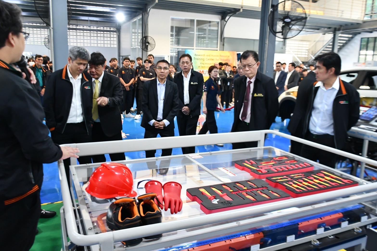 KMUTNB Opens EV Tech Center in Rayong's Map Ta Phut