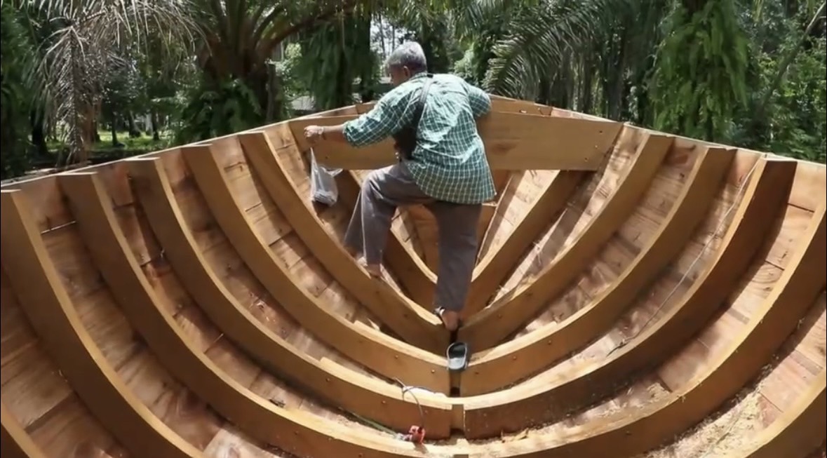 Krabi's Boat Builders Keep Ancient Craft Alive in Modern Times