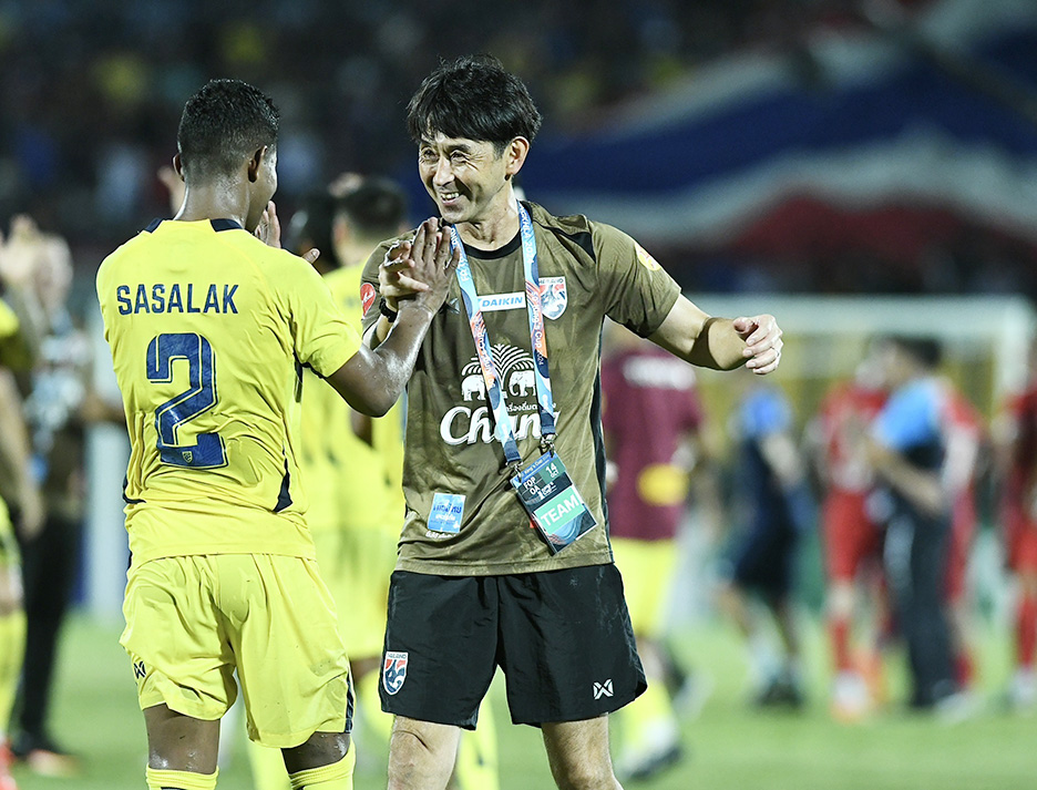 Thailand Edges Syria 2-1 to Win King's Cup, Chanathip Gives Credit to Fans