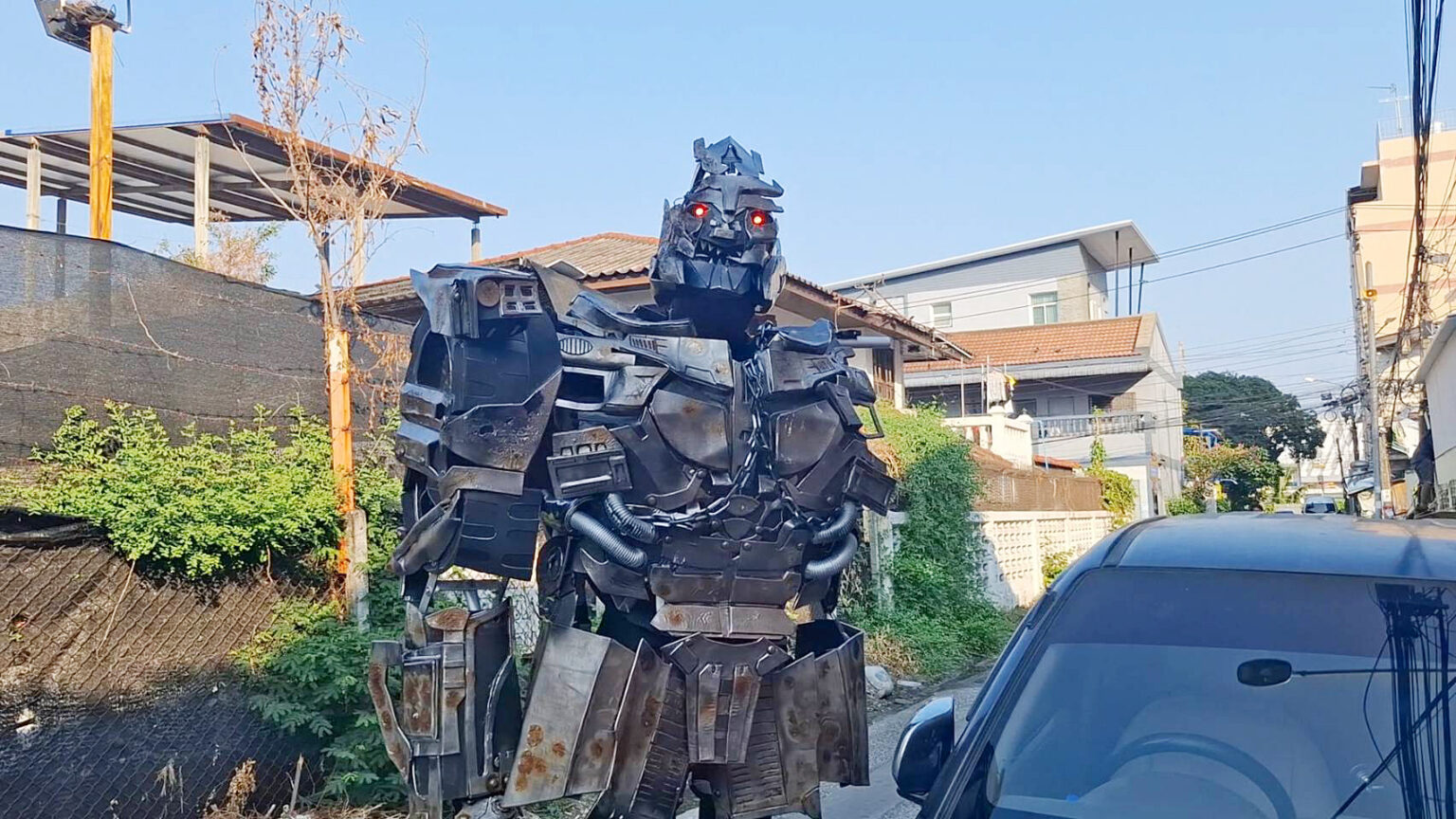 Thai Craftsman Creates Towering Movie-Inspired Robot Costumes