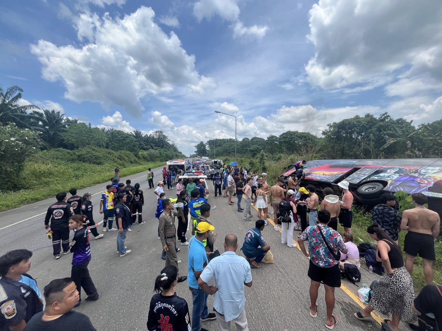 Tour Bus Skids off Road en Route to Koh Samui; Foreigners Injured