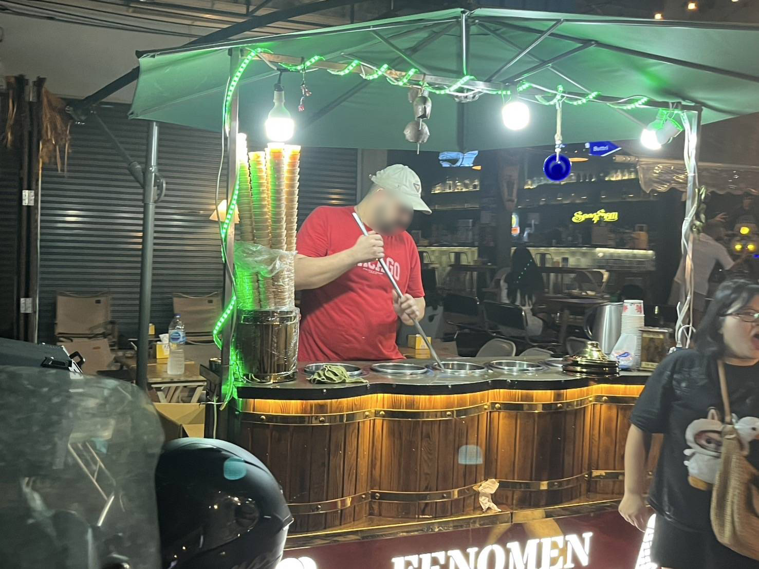 Popular Turkish Ice Cream Seller Among Eight Arrested on Khaosan Road