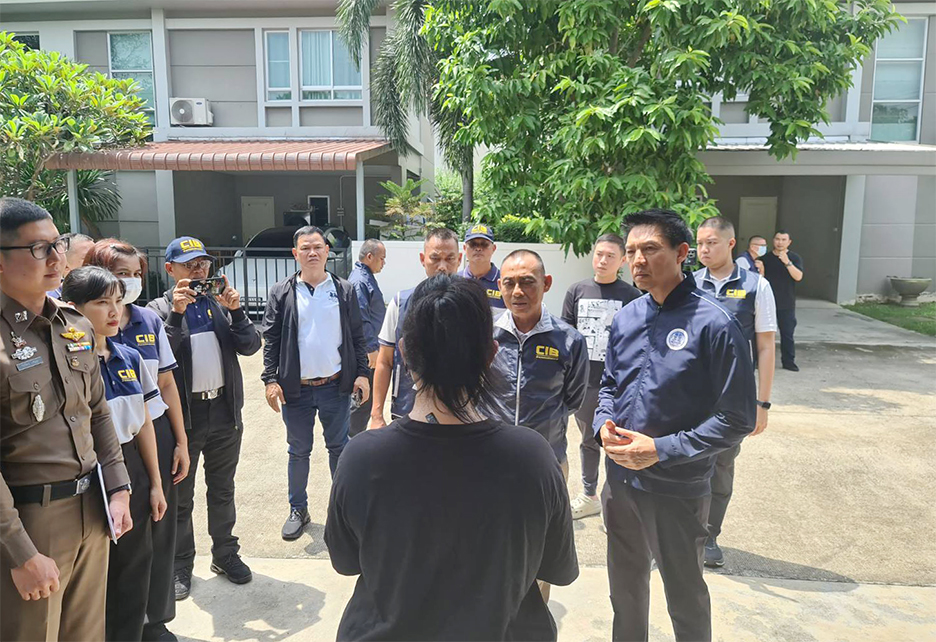 The Miss Golf Universe: A Web of Relationships with 13 Monks