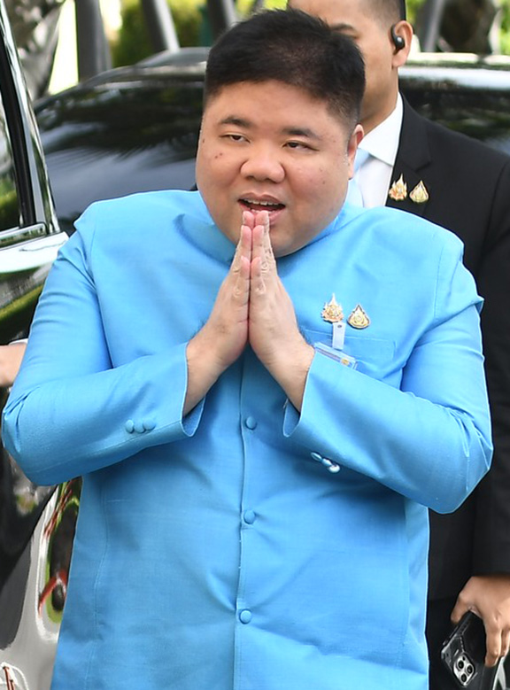 Thai Cabinet Approves Work Permits for Myanmar Refugees