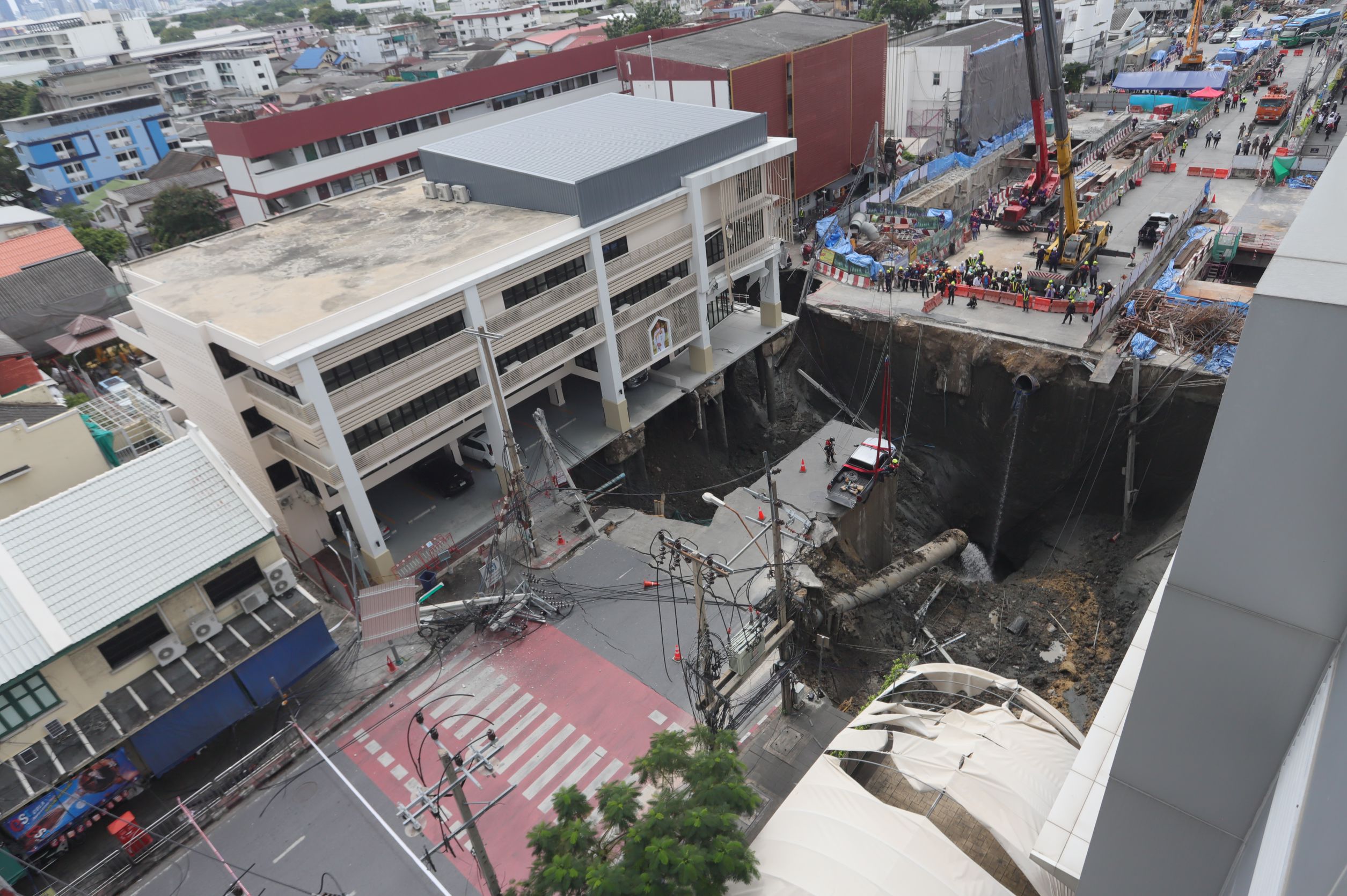 Sam Sen Police Station to Be Demolished After Third Pile Breaks