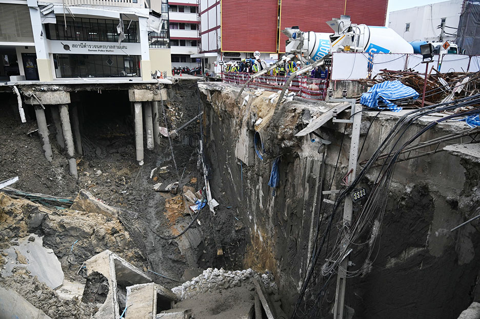 Bangkok Races to Fix Massive 50-Meter Sinkhole Within 14 Days