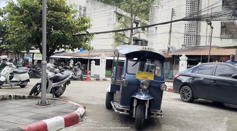Tuk-Tuk Driver Meets Chiang Mai Police Over Viral Chinese Tourist Dispute
