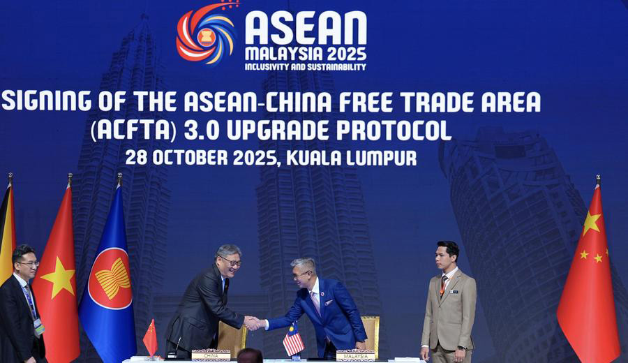 China, ASEAN Sign FTA Upgrade to Turbocharge High-Level Collaboration