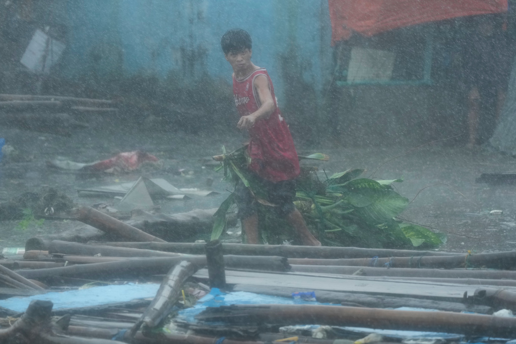 Typhoon Fung-wong Approaches Taiwan After Killing 18 in the Philippines