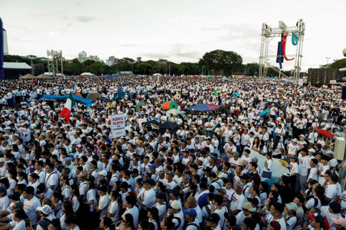 Hundreds of Thousands Rally in Manila Against Flood-Control Corruption ...