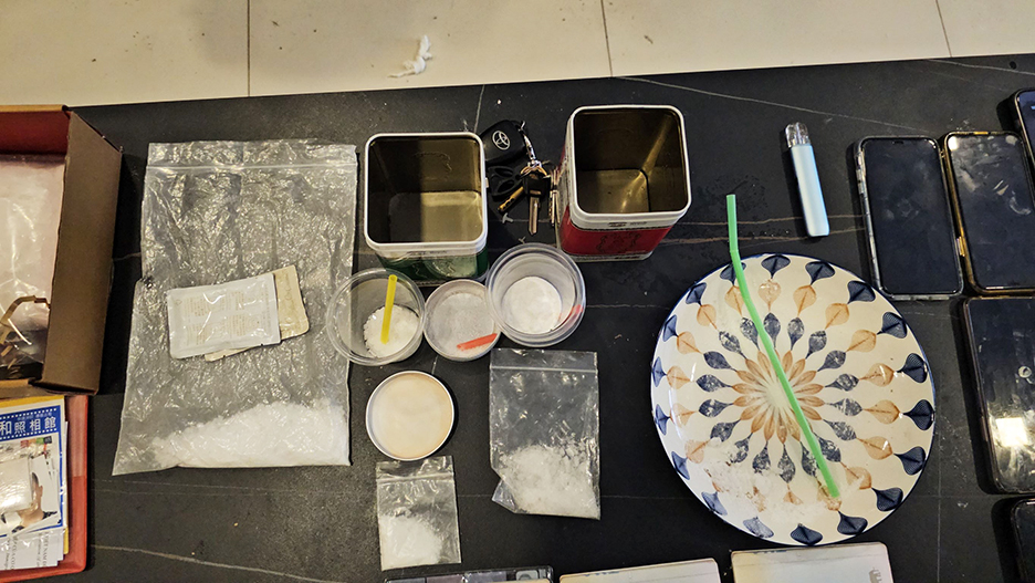 Police Raid Drug Lab in Chonburi as Suspect Flushes Evidence