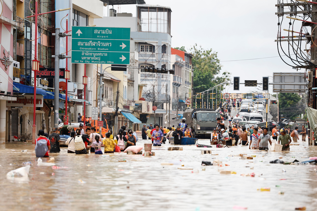 Hat Yai Flood and the Flooding Thai-Cambodian Relations with Hatred