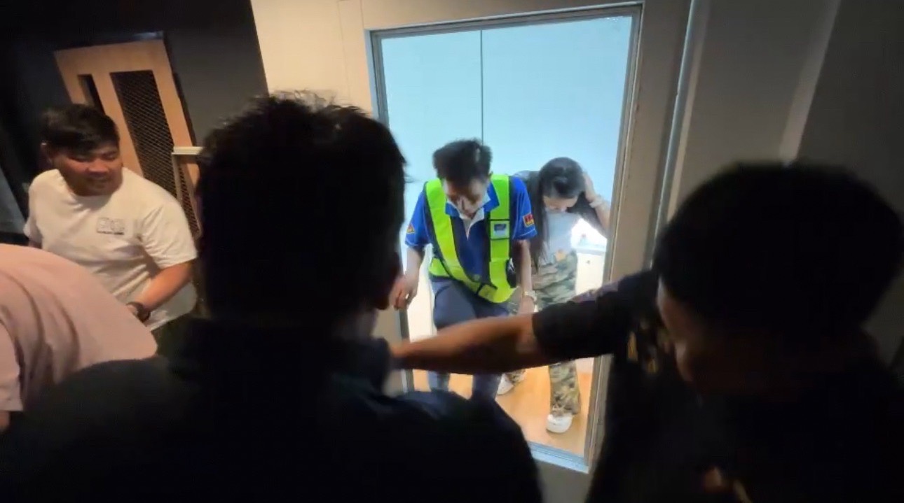 Three Trapped in Pattaya Hotel Lift More Than an Hour