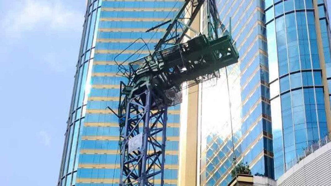 Construction Crane Collapse in Asok injures two