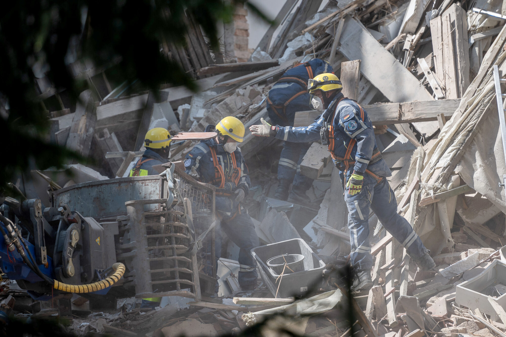 Rescuers search for 3 missing after German building collapse possibly ...