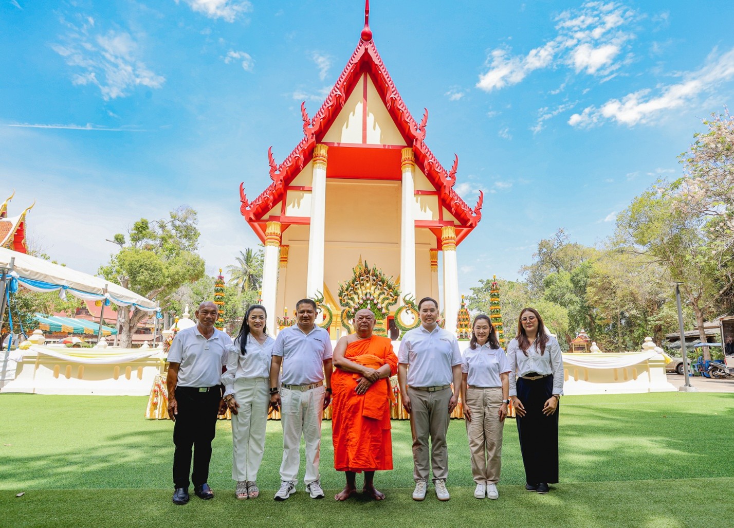 CKPower and CH. Karnchang Group install ceremonial umbrella at Wat Na Huai