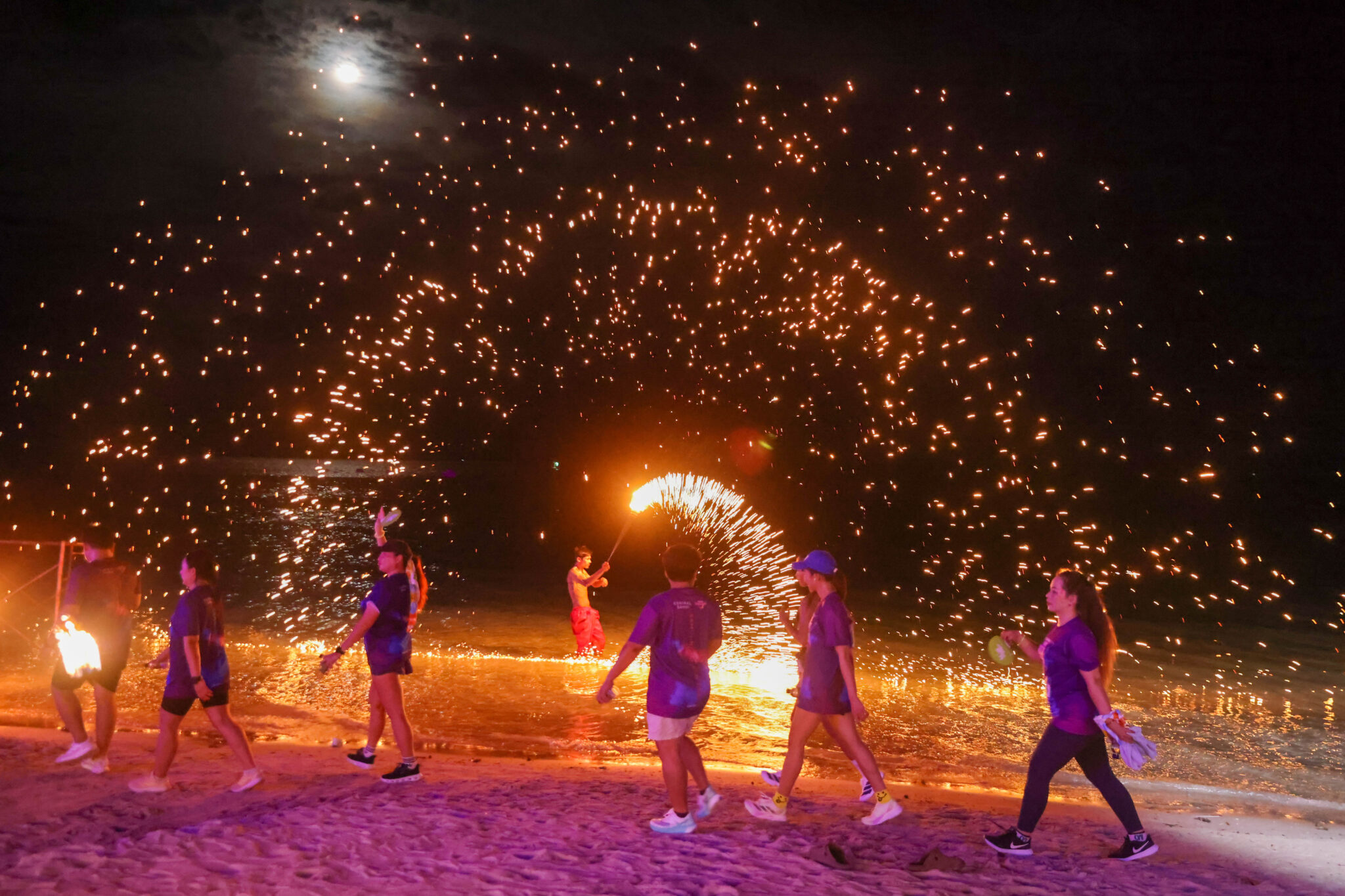 3,000 runners take on Central Samui's Neon Run 2026